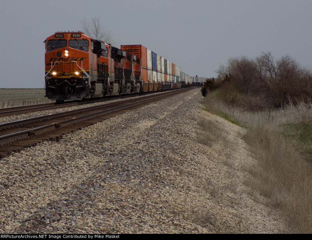 BNSF 8320